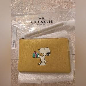 COACH x PEANUTS | Bags | Coach X Peanuts Snoopy Wristlet New | Poshmark